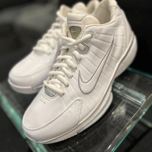 Nike | Shoes | Nike Sample Air Total Package Low Whtsilver Womens Size9 ...